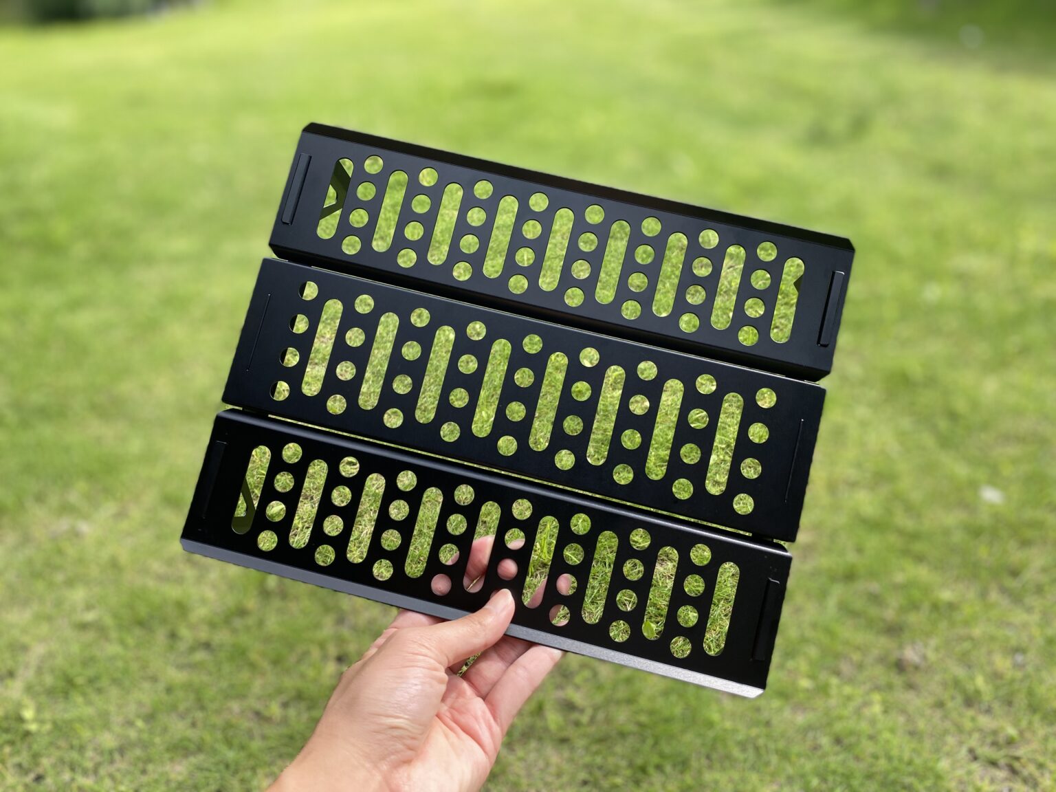 【アルミULテーブル】なんと178g!?超軽量&コンパクトな最強ソロテーブル！ | あきとぶ