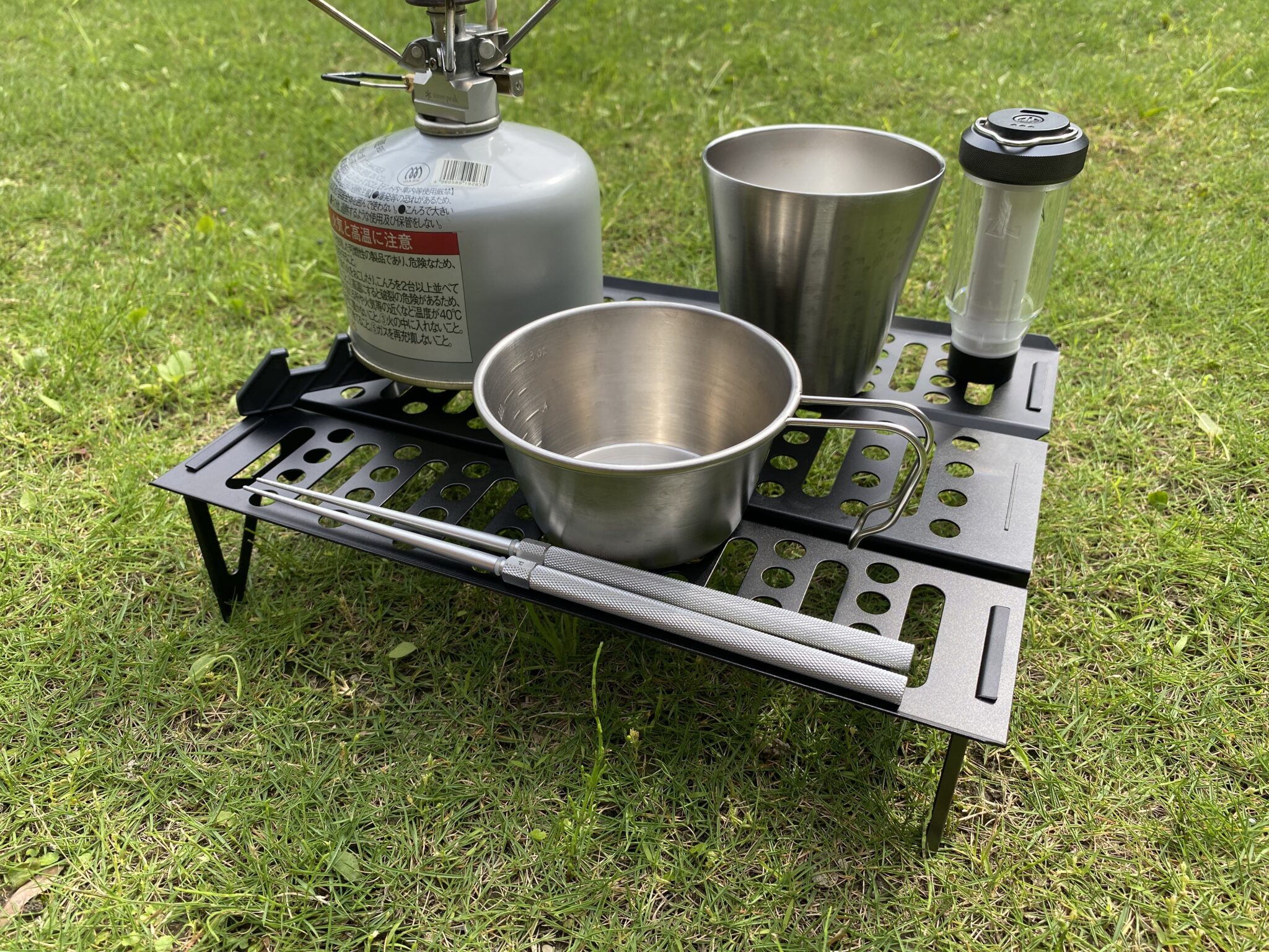 【アルミULテーブル】なんと178g!?超軽量&コンパクトな最強ソロテーブル！ | あきとぶ